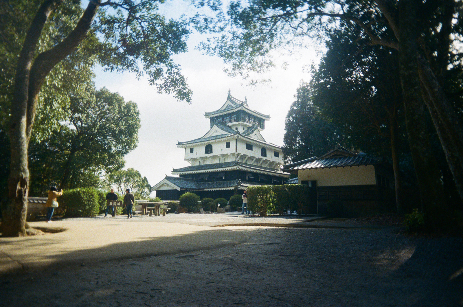 The Reto Pano 35mm Film Camera Switches Between Standard and Pano Modes ...