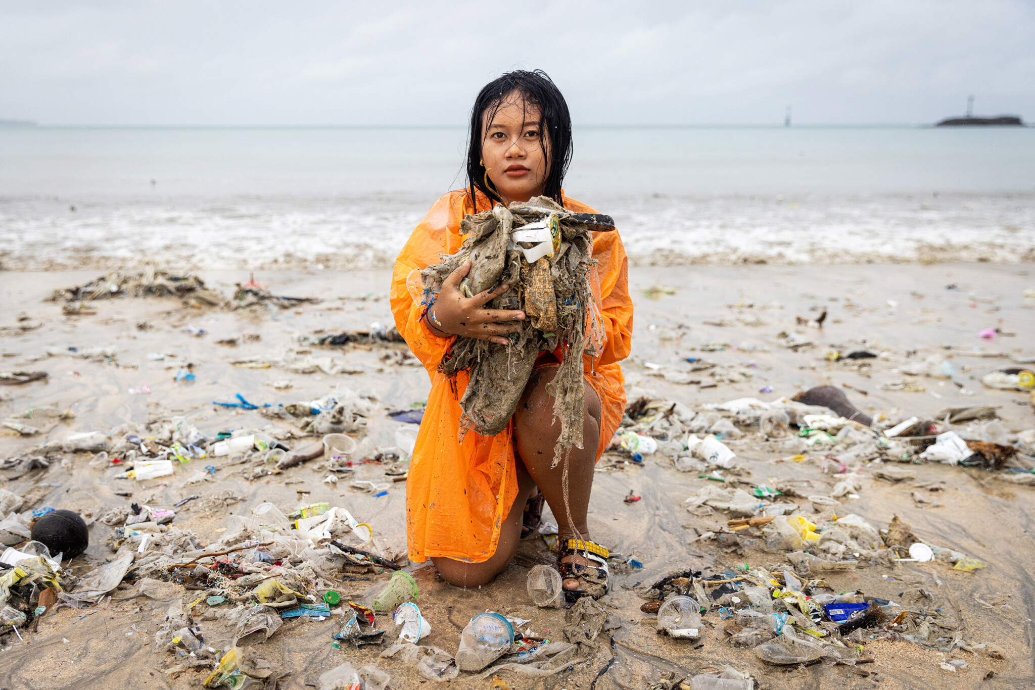Photojournalist Wades Through Plastic Waste to Document Bali's ...
