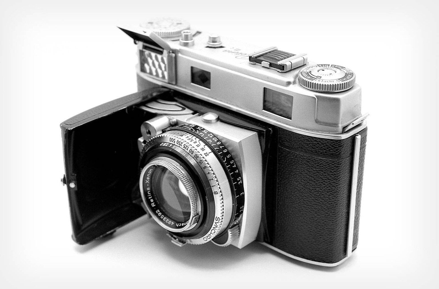 Concert Photography with a 1950s Folding Rangefinder | PetaPixel