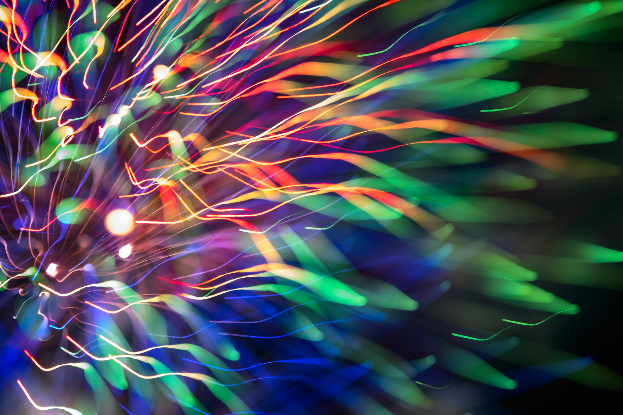 Photographer Beautifully 'Breaks the Rules' With Abstract Fireworks ...