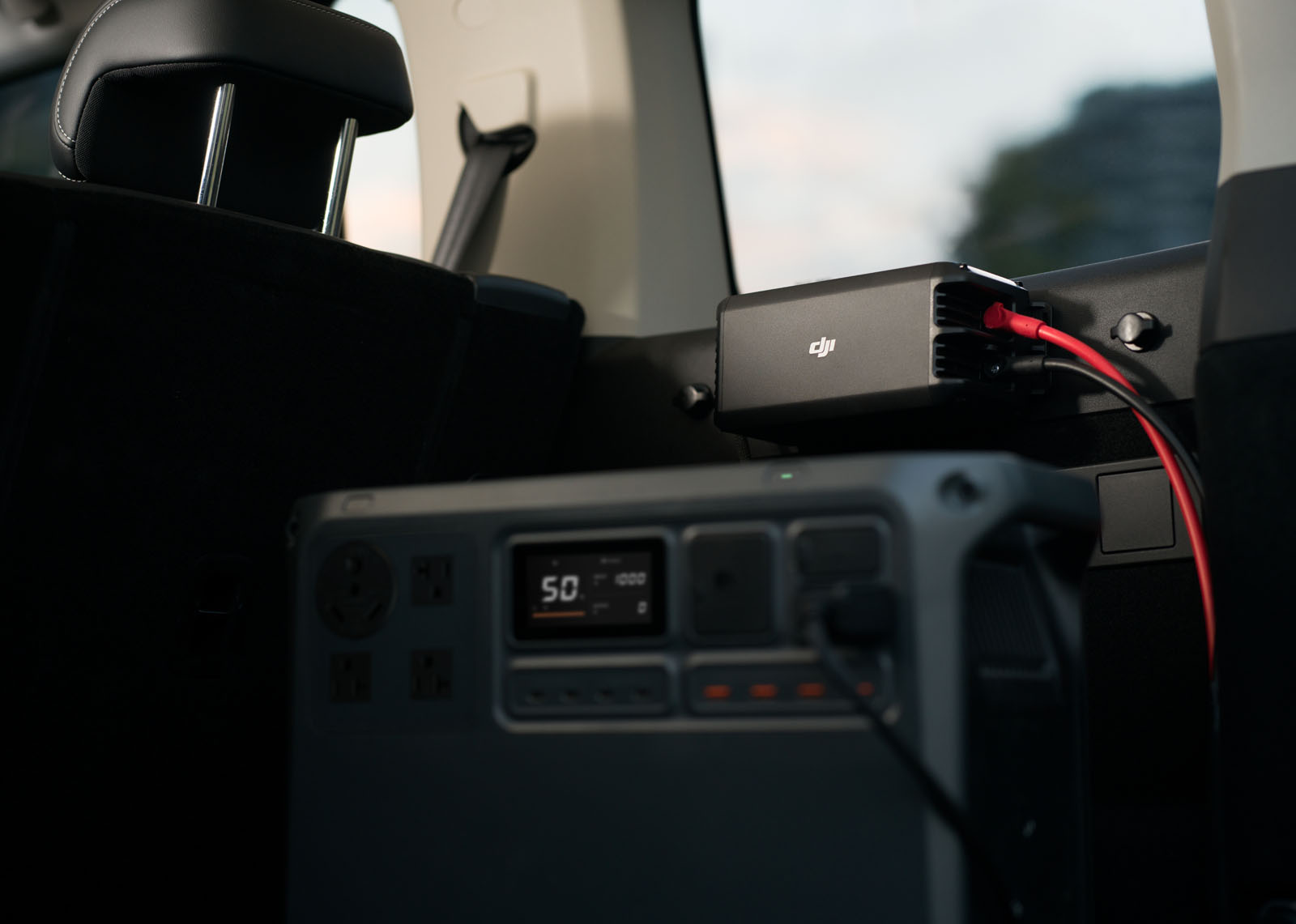 DJI's Power 2000 Battery System Can Charge Your Camera 118 Times ...