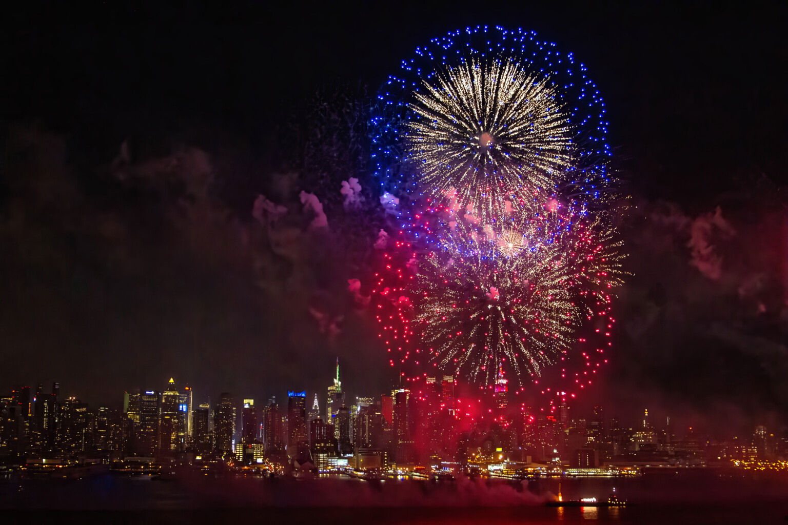 5 Creative Fireworks Photography Techniques for Dazzling, One-of-a-Kind ...
