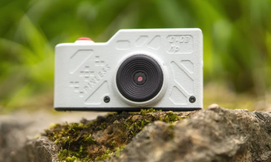 Hands-On with the Pixless Camera for ’90s-Style Pixel Art Photography ...