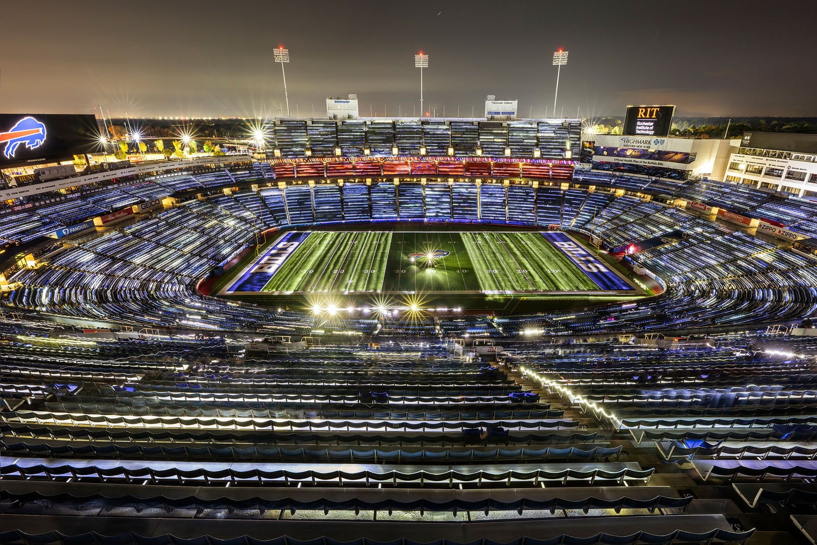 How 6,500 People Lit an Incredible 360° Nighttime Panorama of an NFL ...