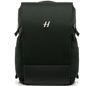 Hasselblad Sold Out Its Entire First Run of the $469 Vandra Backpacks ...