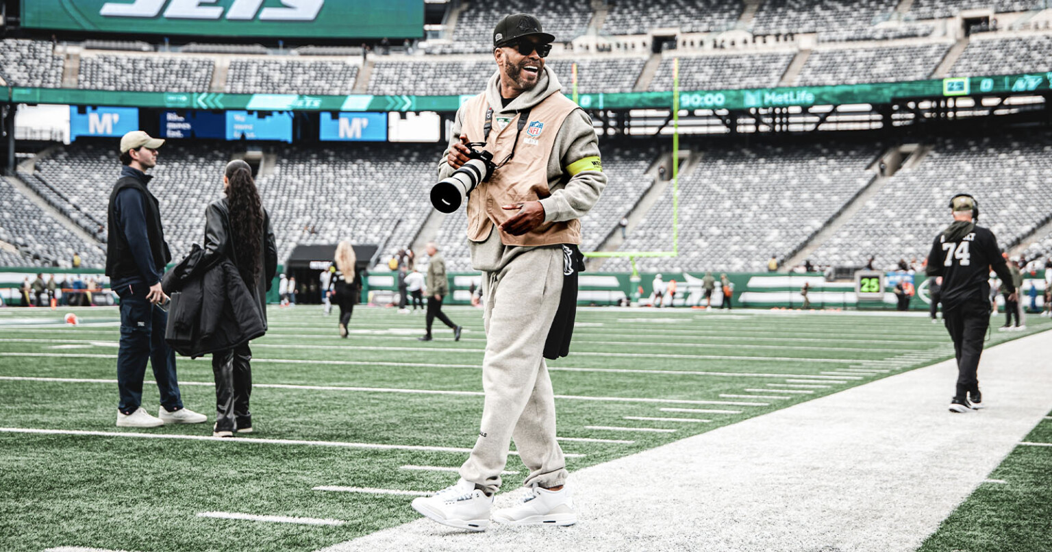 Hip-Hop Legend Method Man Swaps Microphone for a Camera at NFL Game ...