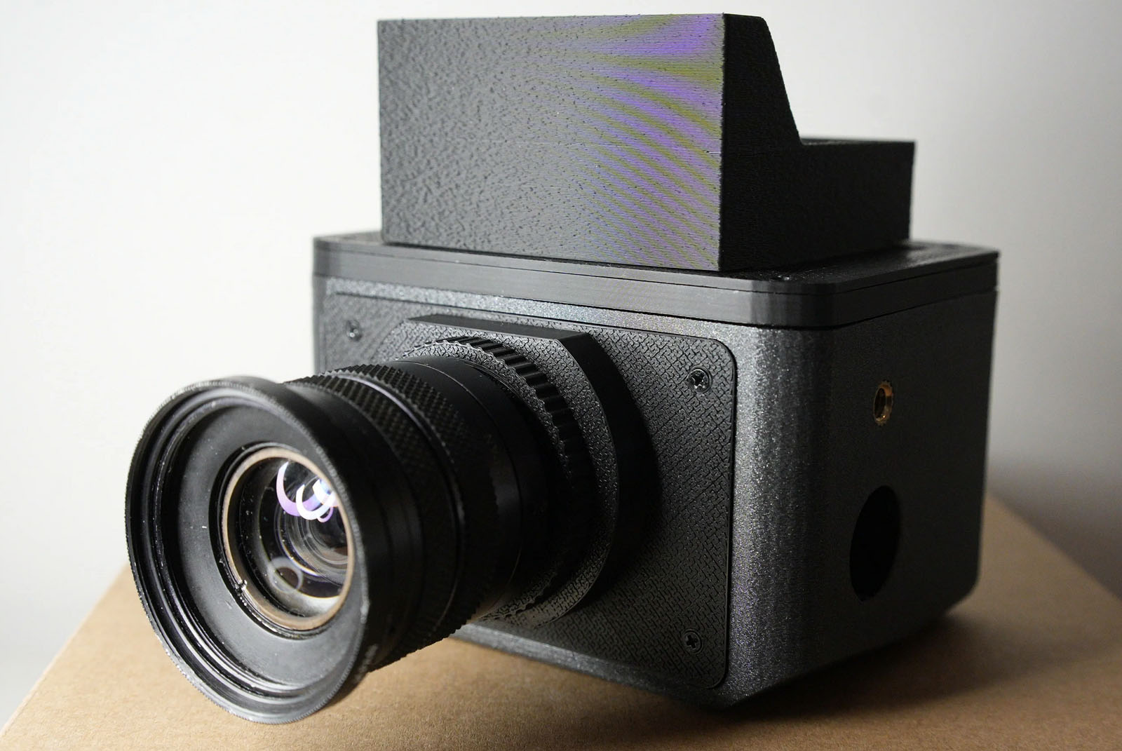 This Photographer Built a Waist-Level Monochrome Digital Camera and You ...