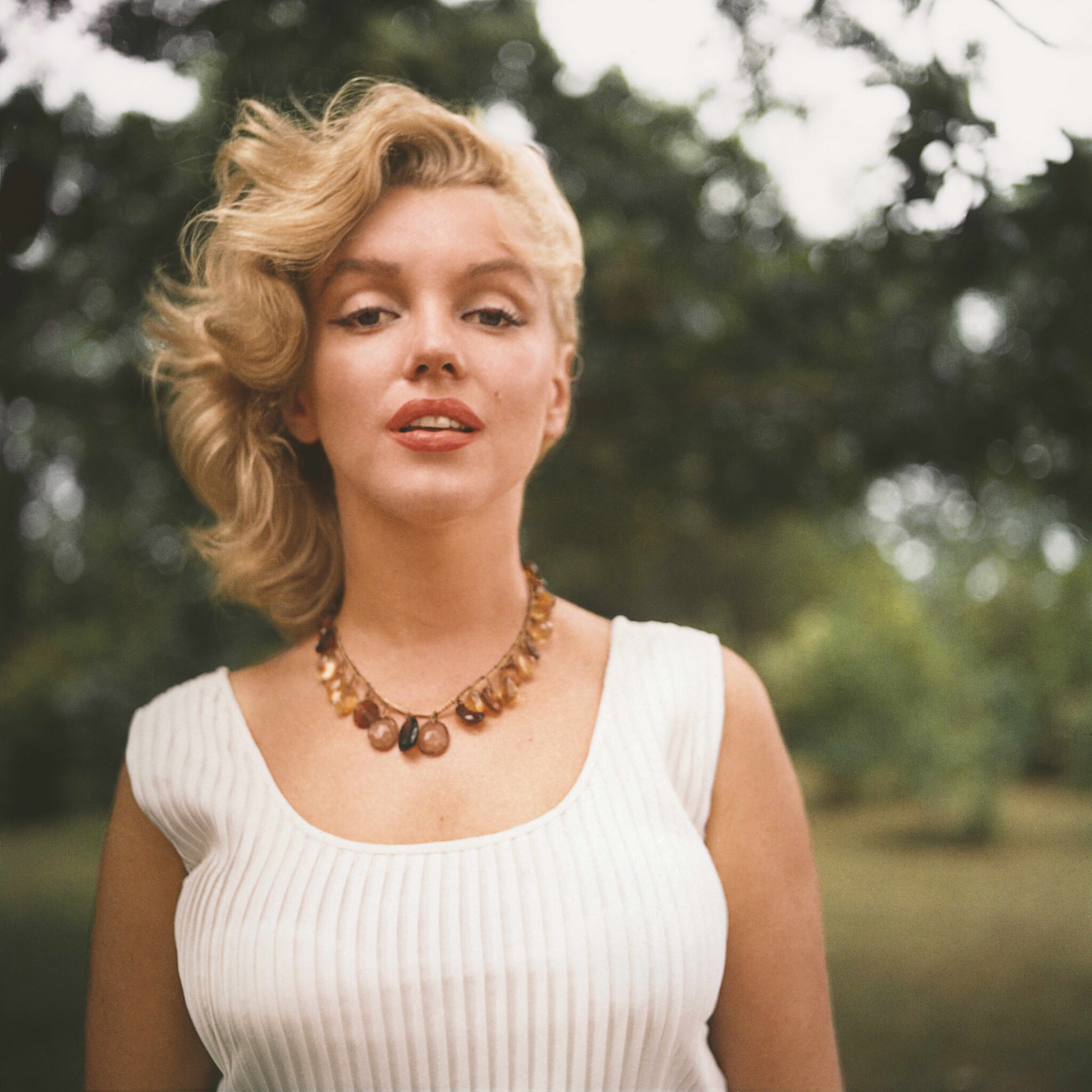 Previously Unseen Photographs of Marilyn Monroe Published for First ...