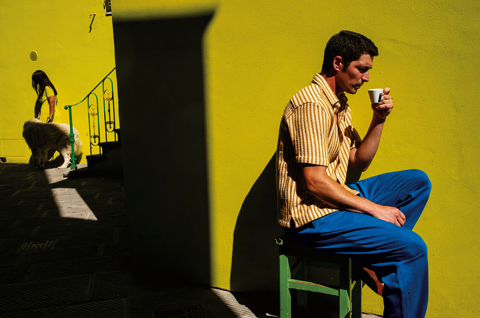 Street Photographer Alex Webb Shoots the 2026 Lavazza Calendar | PetaPixel