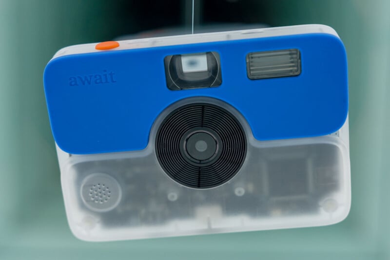 Await Digital Camera Uses 'Film Rolls' and Delivers 4 x 6 Prints ...