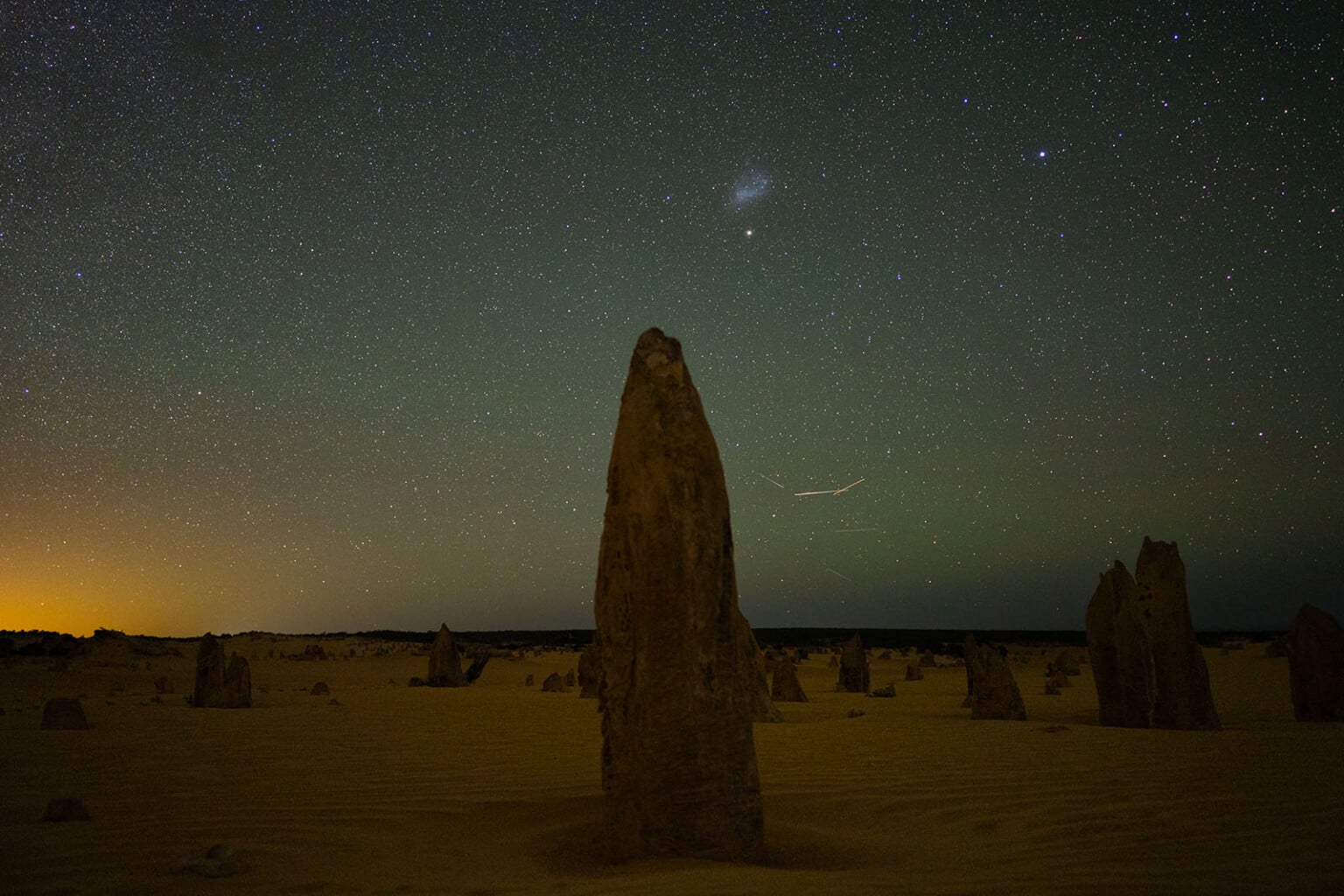 As SpaceX Launches its 10,000th Satellite, A Photographer Captures the ...
