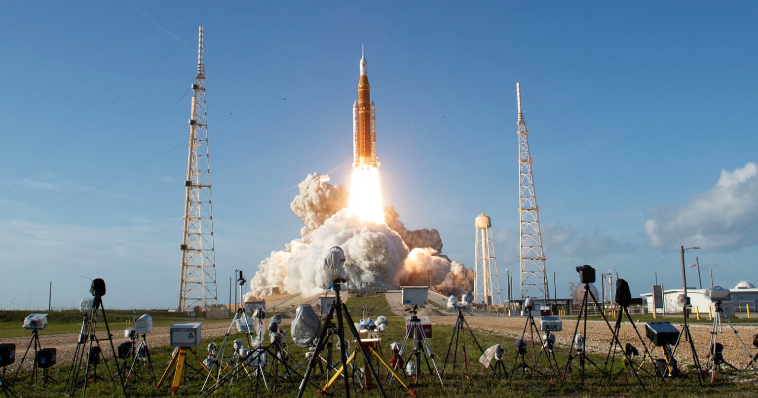 The Incredible Photos and Videos From NASA's Artemis II Rocket Launch ...