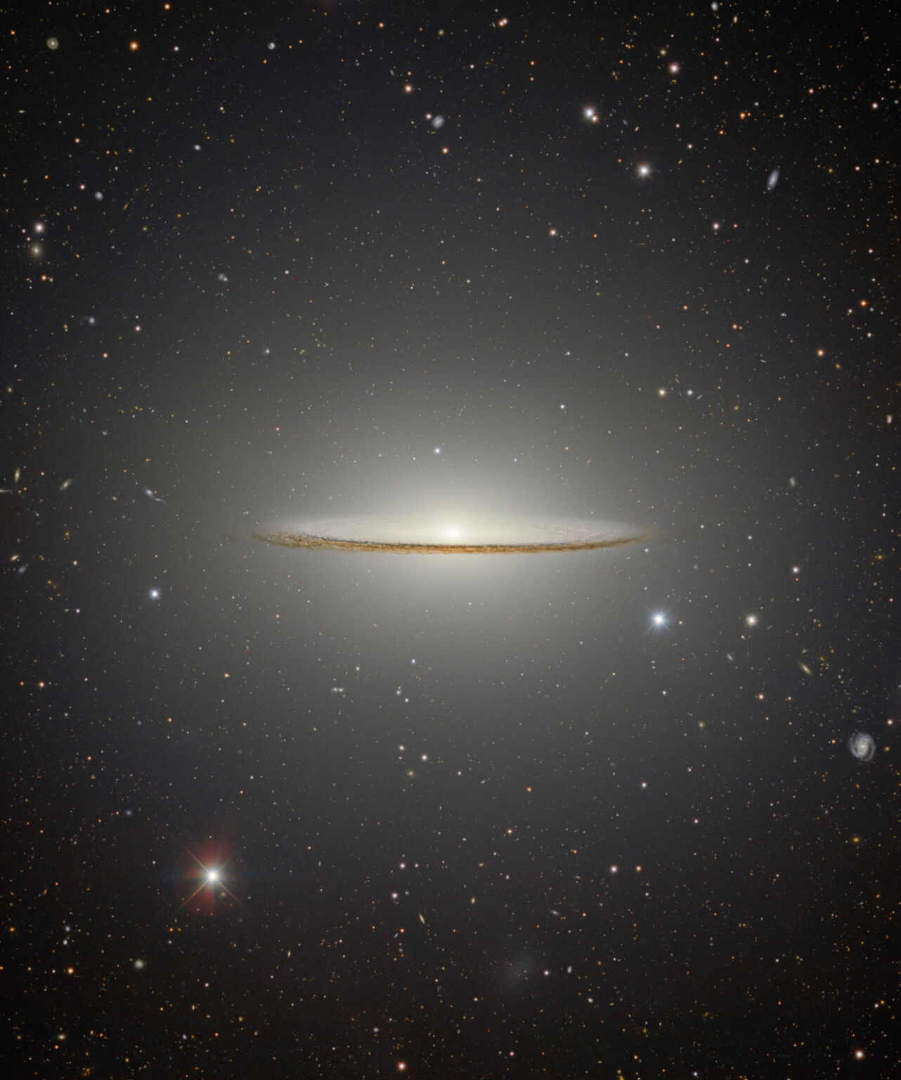 570-Megapixel Dark Energy Camera Captures the Sombrero Galaxy | PetaPixel
