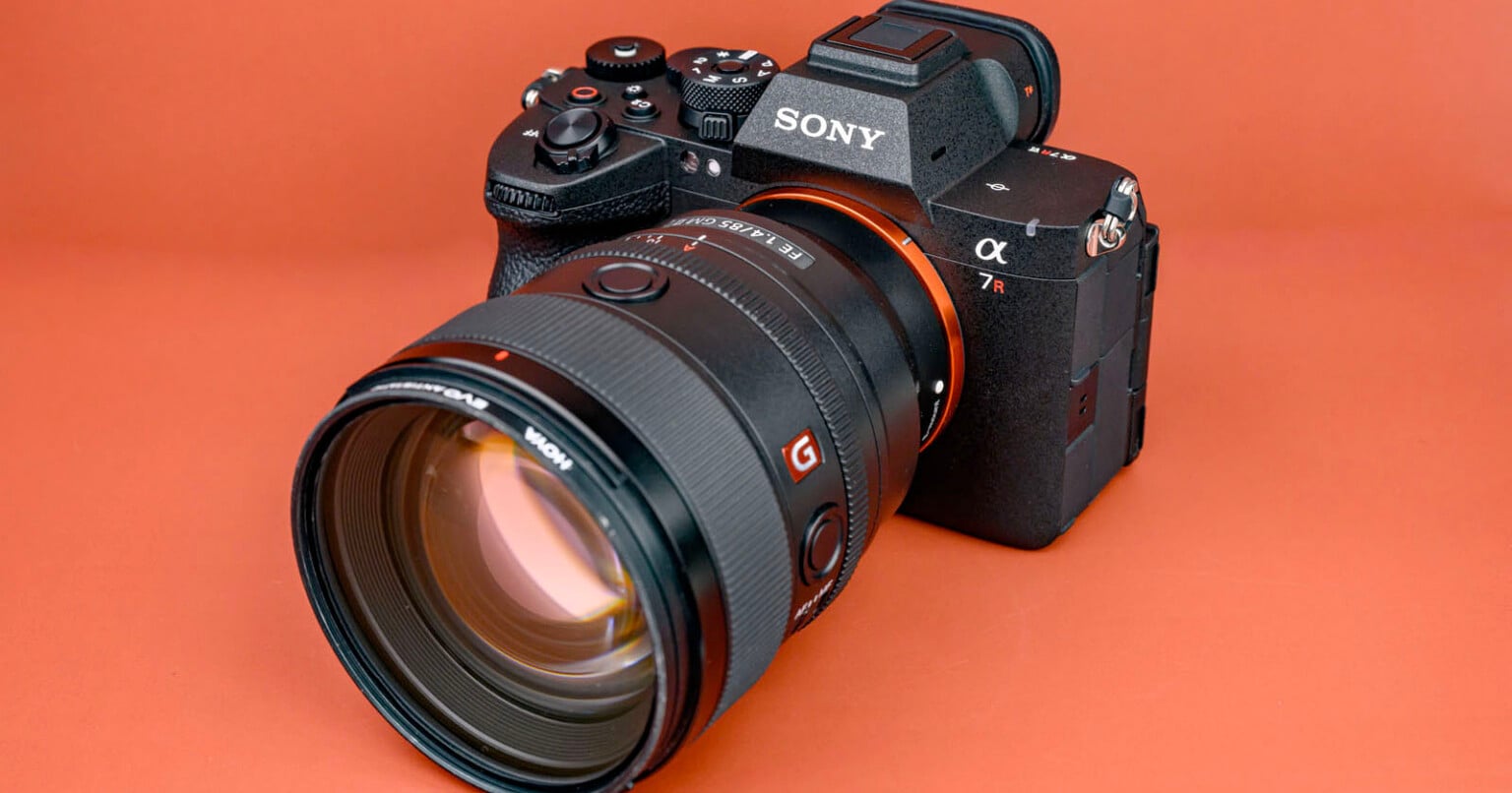 Sony a7R VI Has a Stacked 66.8MP Sensor and Captures 30 FPS Bursts ...