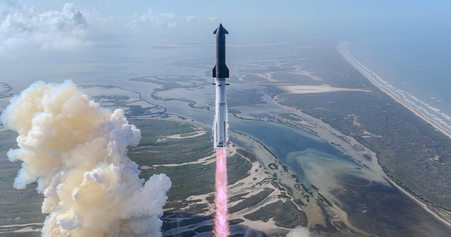 Slow-Mo Video Captures Shockwaves From the SpaceX Starship Megarocket ...